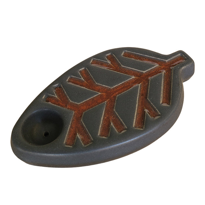 O Oak and Earth | Charcoal Ruby Leaf Pipe